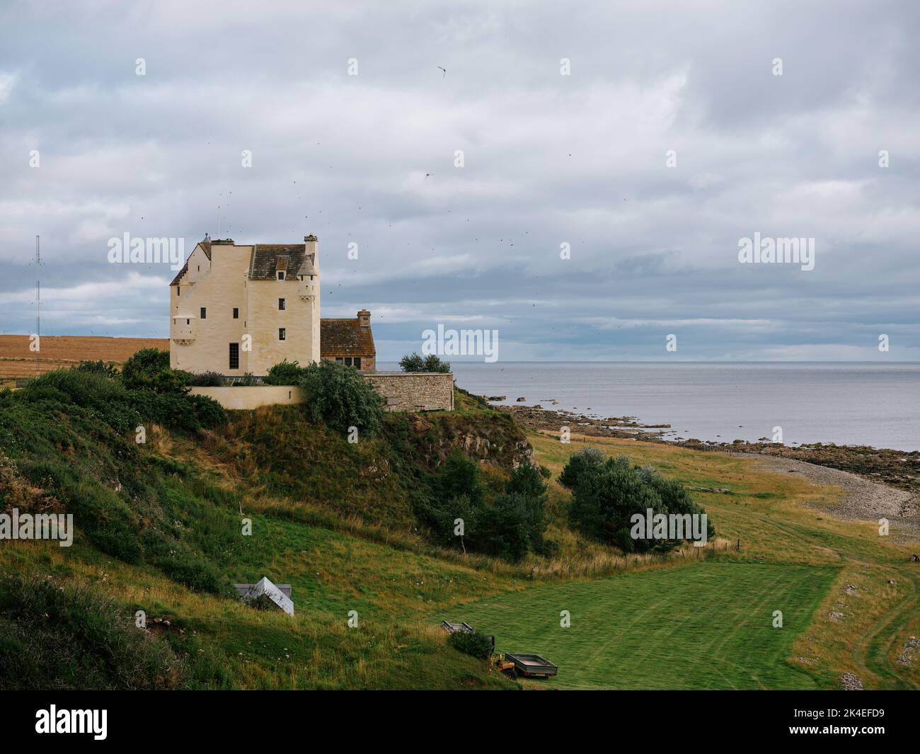 Le château de Ballone/Tarbat, restauré dans le paysage de la péninsule ...