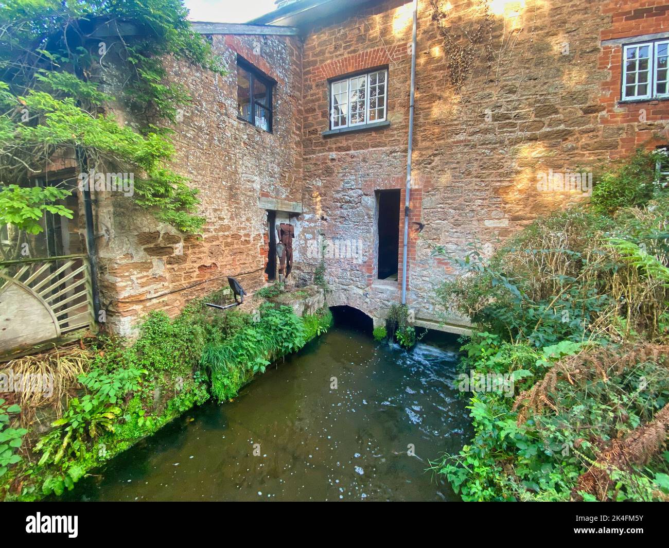 Water wheel historic medieval mill Banque de photographies et d’images ...