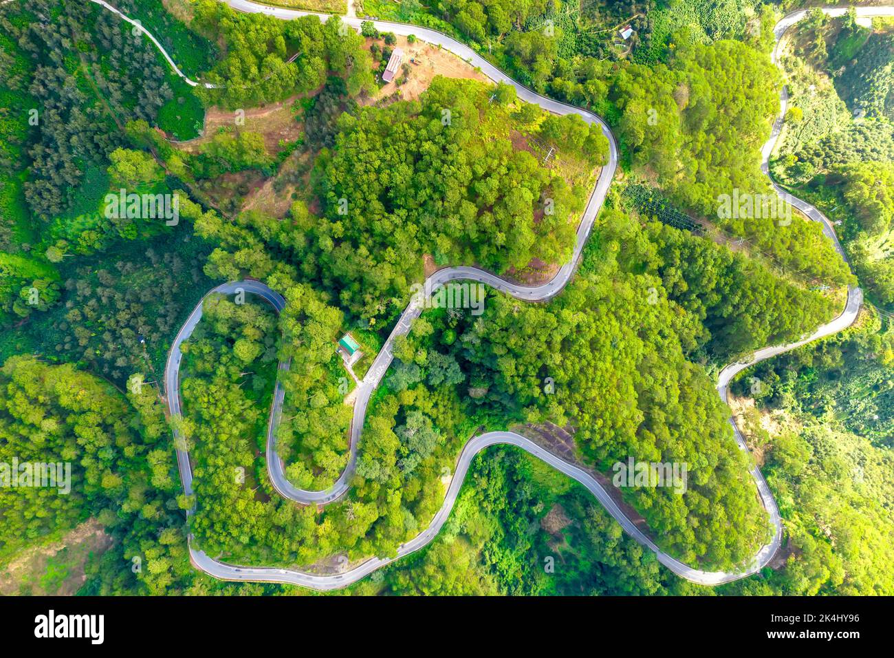 Le col de DORN vu d'en haut est magnifique et majestueux. C'est le ...