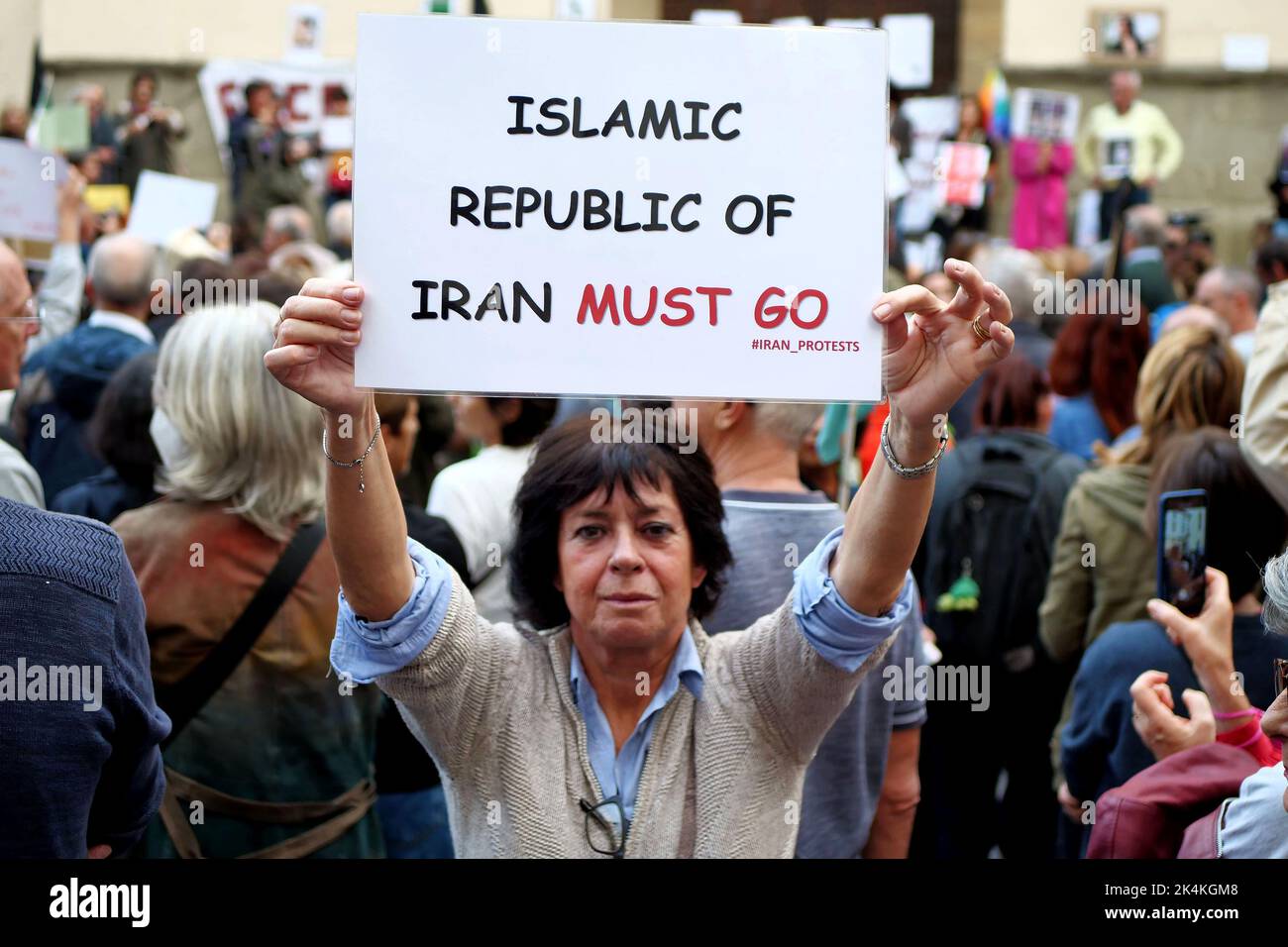 Italie, Florence, 2 octobre 2022 : les gens participent à une ...