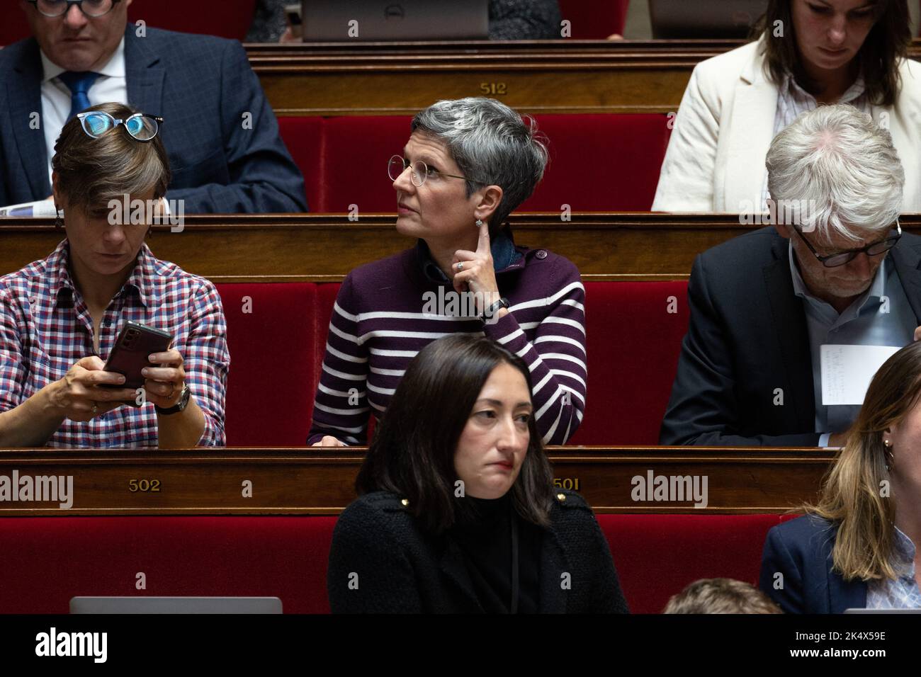 Sandrine Rousseau, députée de l'EELV, lors d'une session de questions ...