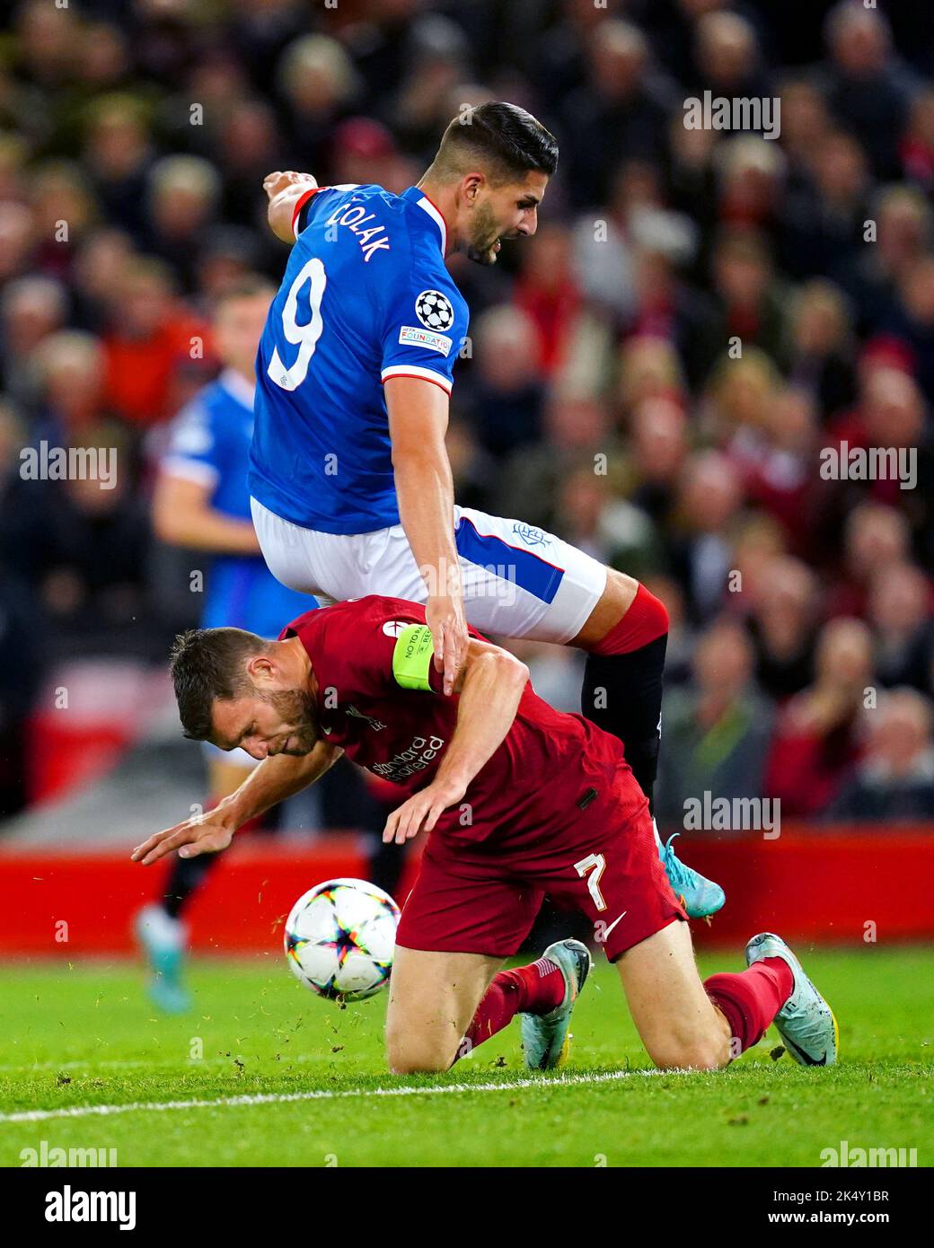 Antonio-Mirko Colak (haut) des Rangers et James Milner de Liverpool se ...