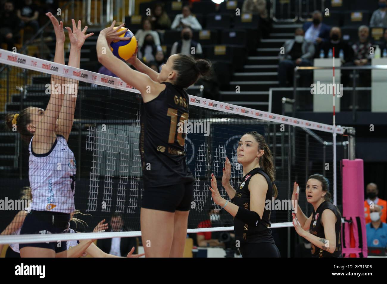 ISTANBUL, TURQUIE - 20 MARS 2022: Match de Zehra Gunes à Vakifbank ...