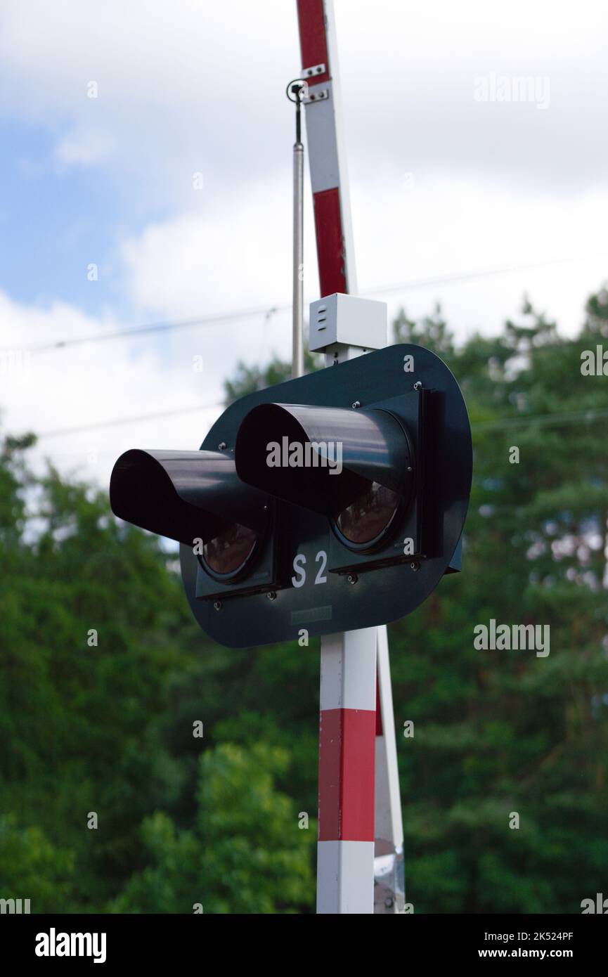 Feu de circulation avec deux feux rouges et un feu vert Banque de ...