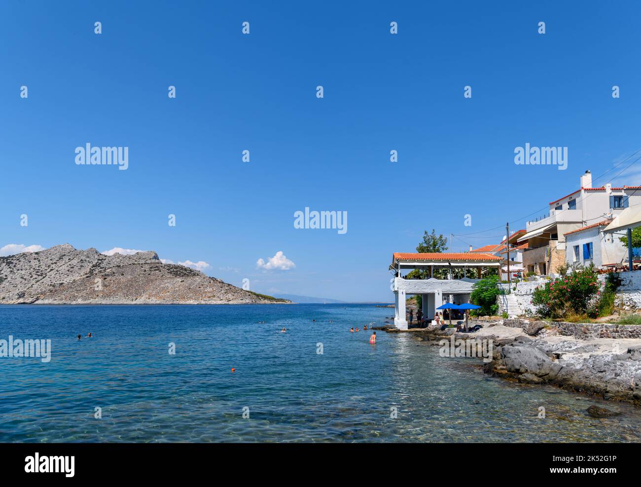 Town perdika aegina island greece Banque de photographies et d’images à ...