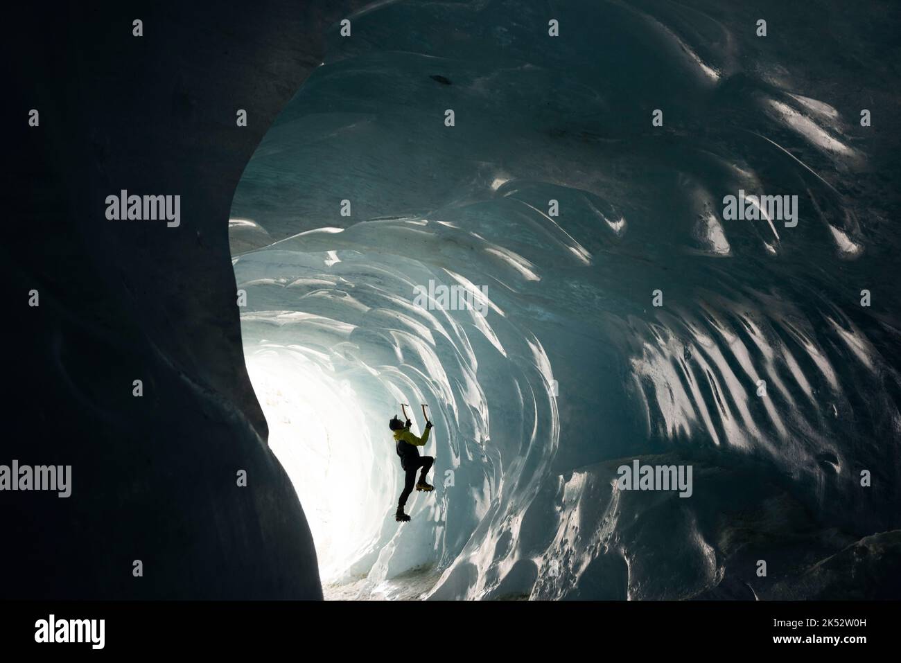 France, haute Savoie, Chamonix Mont blanc, grotte de la Mer de glace ...
