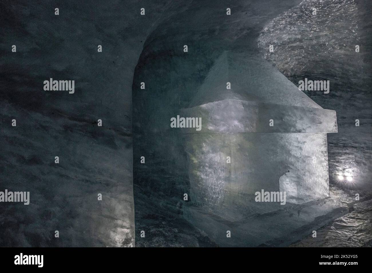 France, haute Savoie, Chamonix-Mont-blanc, grotte de la Mer de glace ...