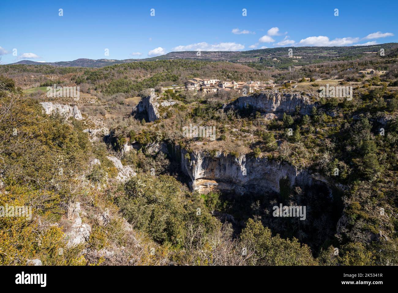France, Alpes-de-haute-Provence, Parc naturel régional du Luberon, les ...