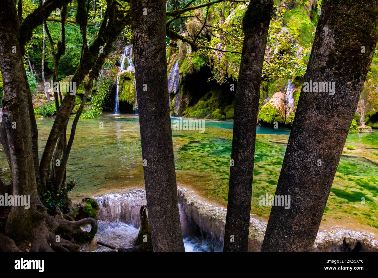 Cascades puissantes Banque de photographies et d’images à haute ...