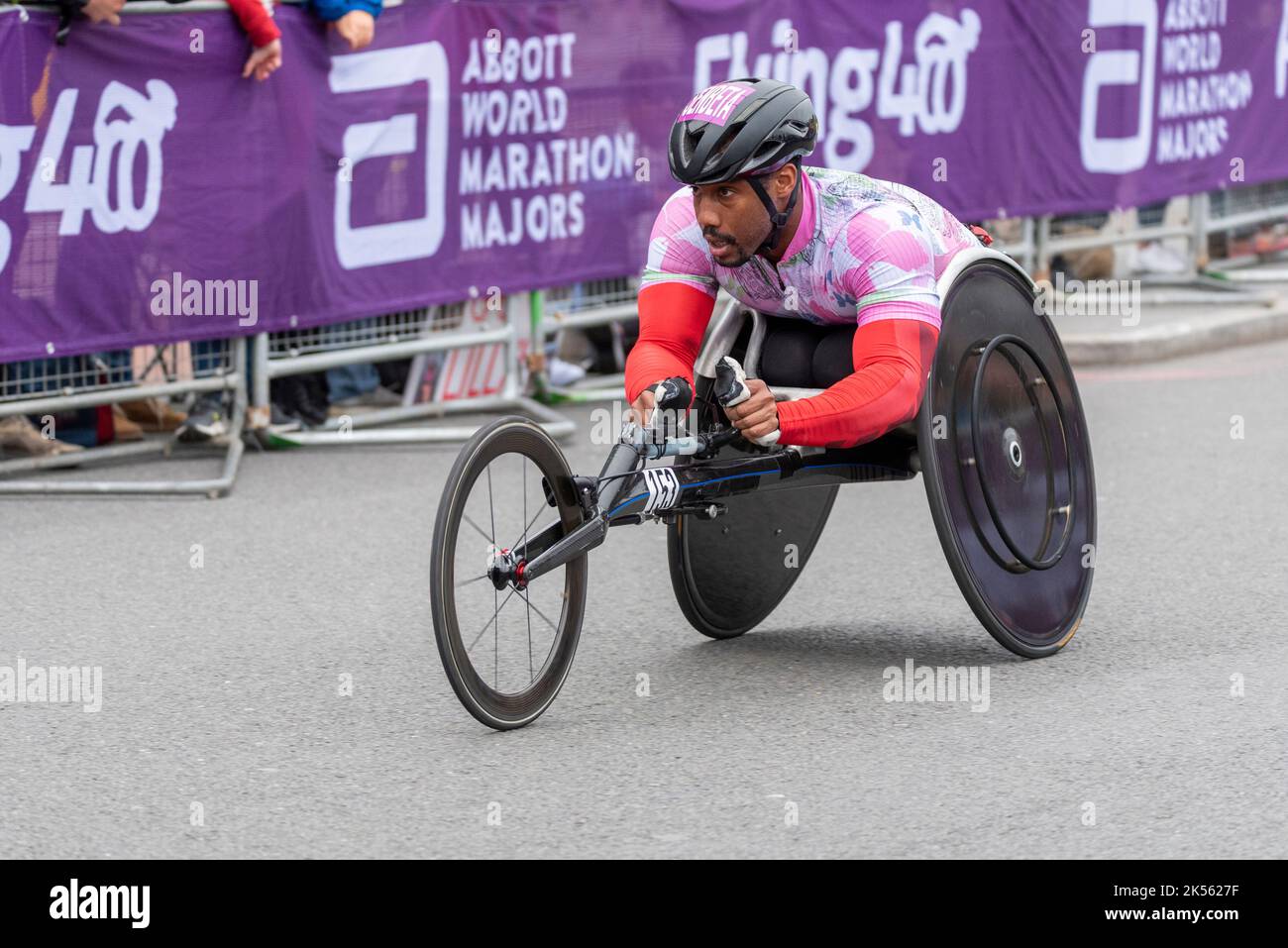 James senbeta Banque de photographies et d’images à haute résolution ...