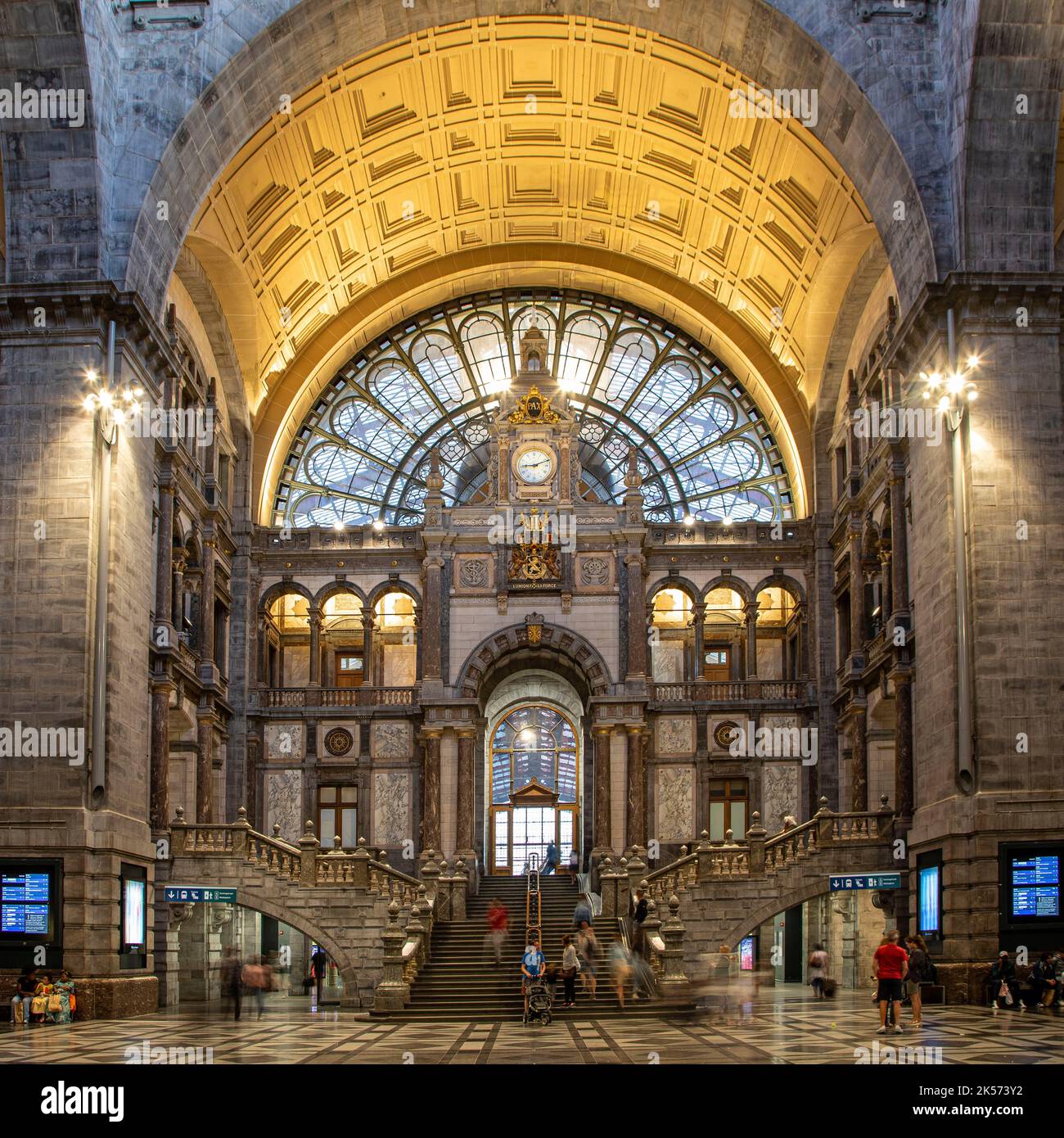 Belgique, Flandre, Anvers (Antwerpen), Gare Antwerpen-Centraal, hall ...