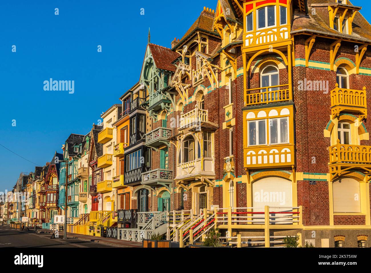 France, somme, Baie de somme, Mers les bains, Station balnéaire, Villas Belle Epoque Photo Stock ...