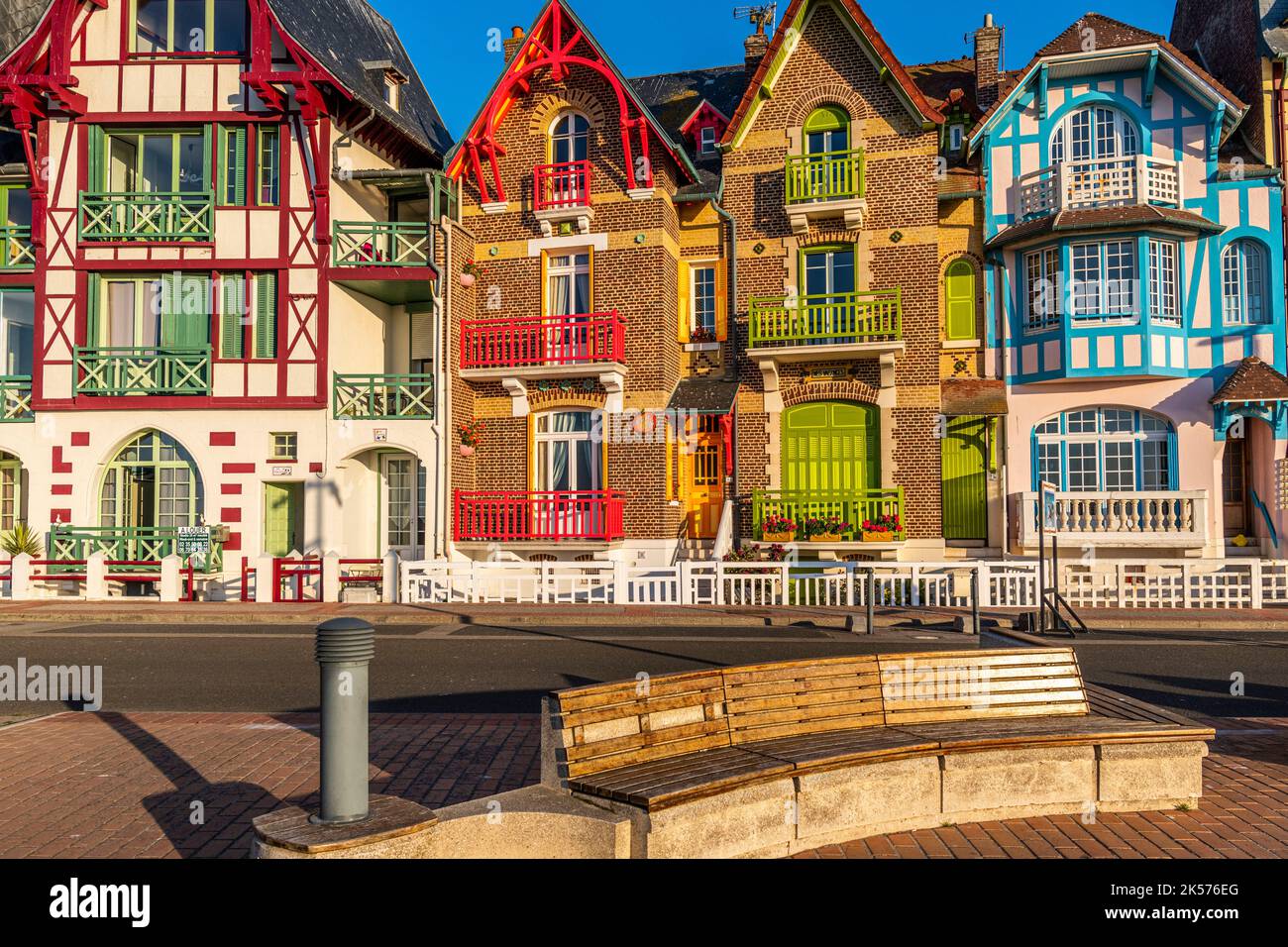 France, somme, Baie de somme, Mers les bains, Station balnéaire, Villas Belle Epoque Photo Stock ...
