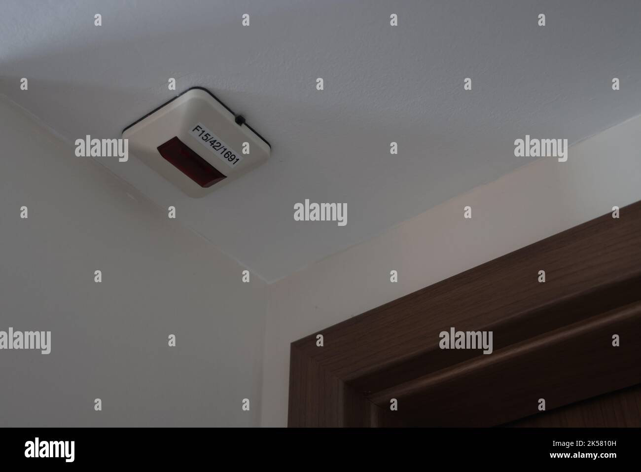 Indicateur d'alarme filaire à distance ; s'allume dès qu'un détecteur d ...