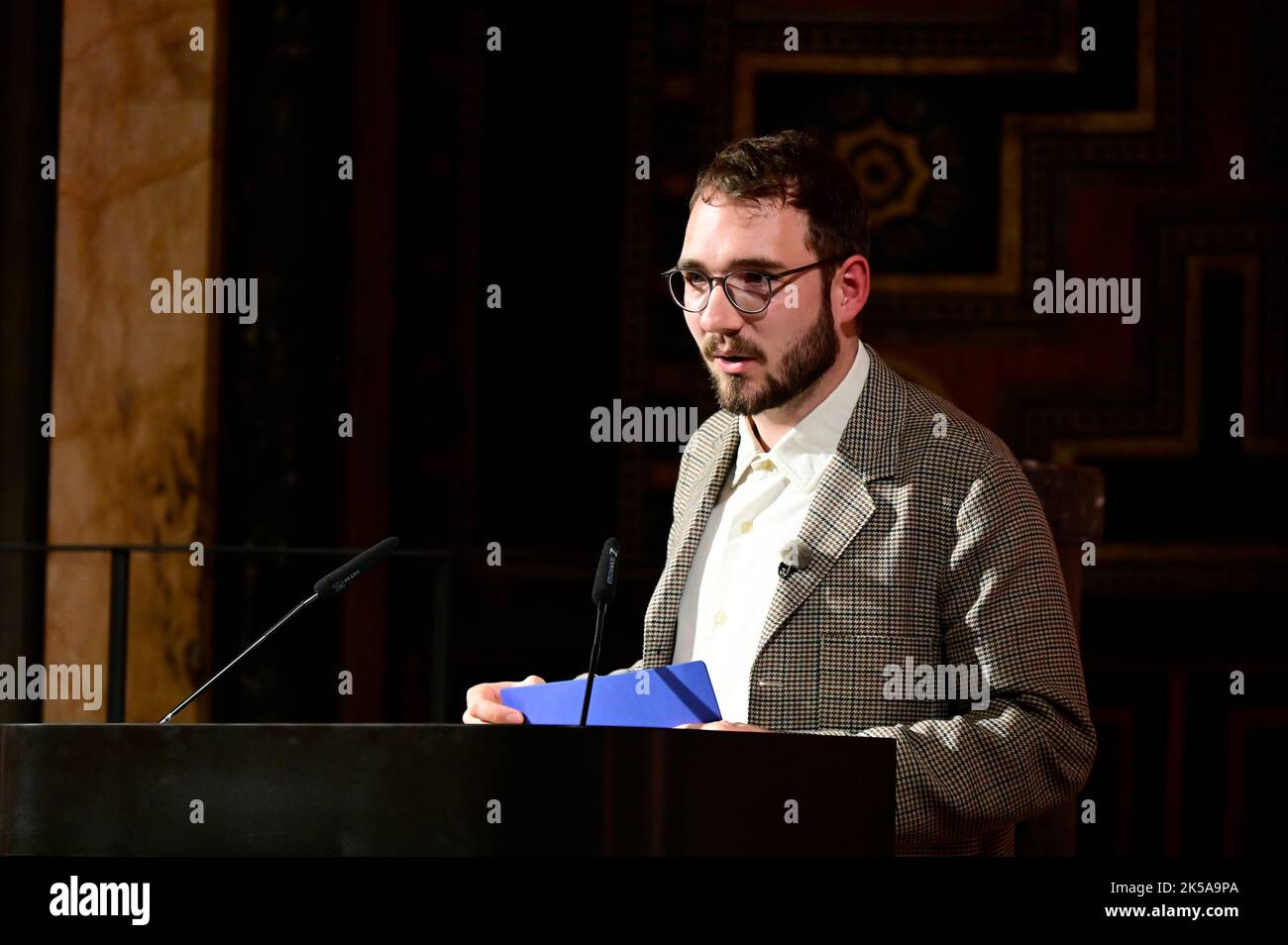 Der Schriftsteller Lukas Rietzschel wird mit dem Sächsischen ...