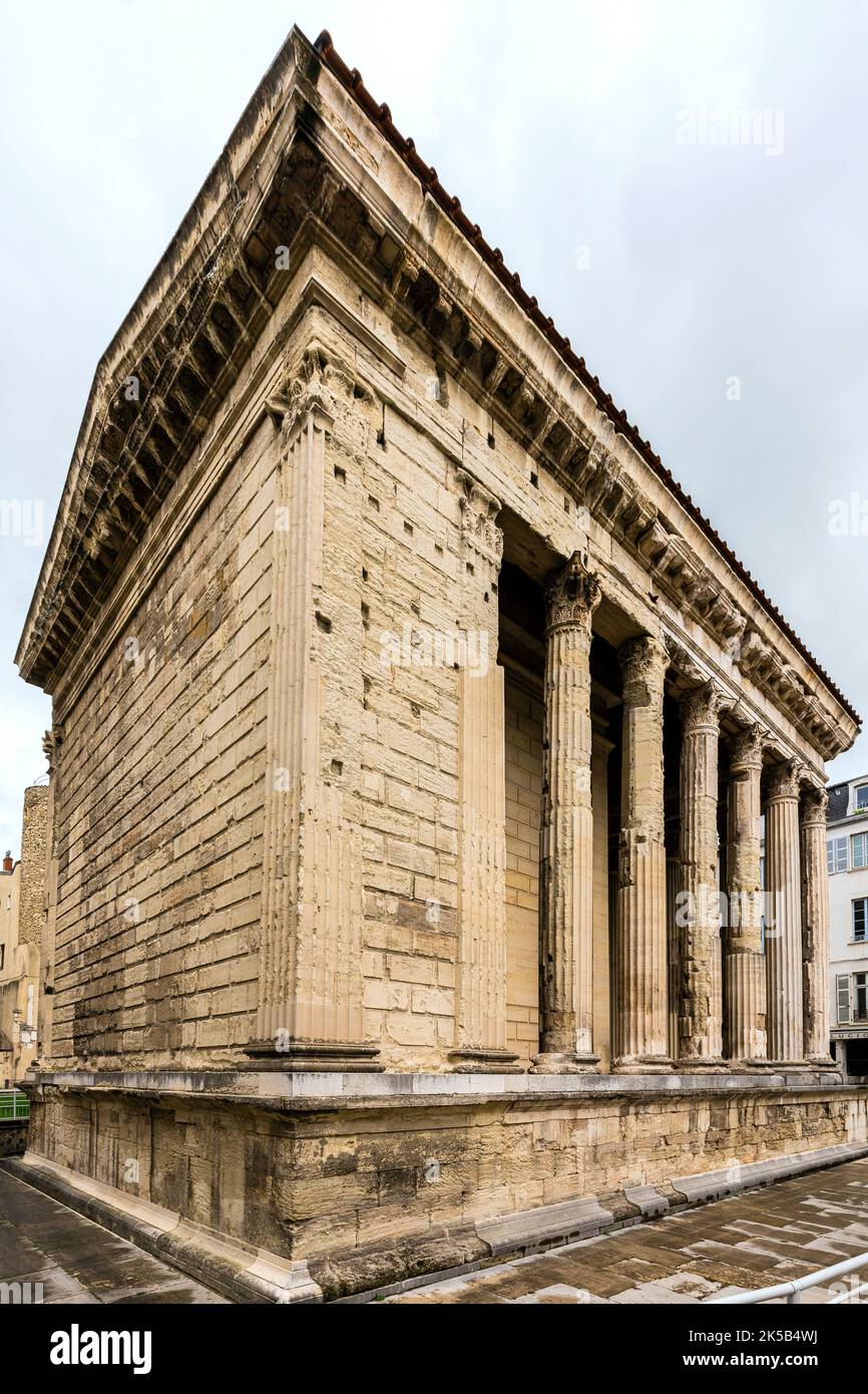 Temple romain (Temple d'Auguste et de Livia). Vienne était un centre ...