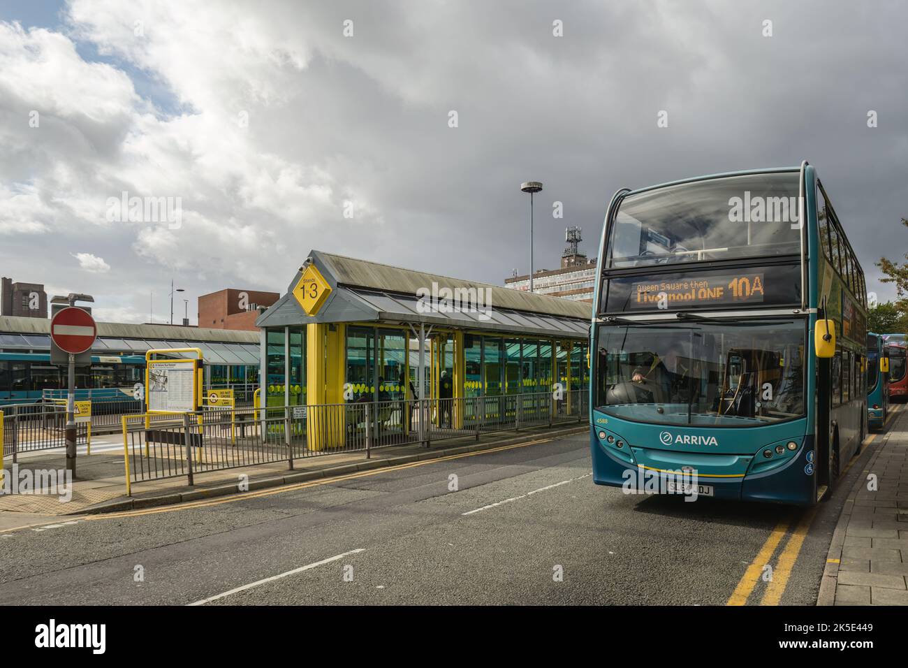 06.10.2022 St Helens, Merseyside, UK 10A (Arriva North West) le premier ...