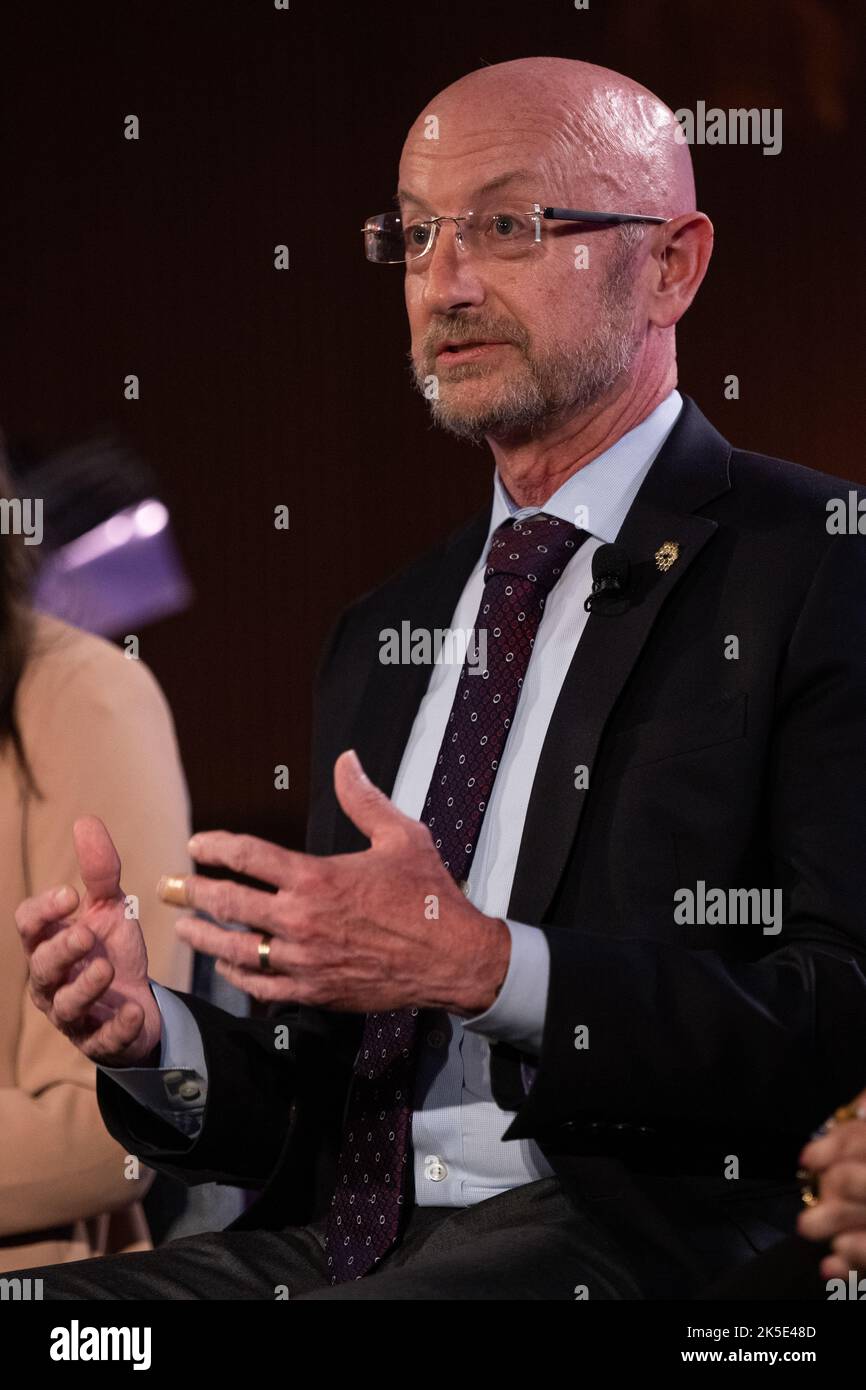 NASA Eric Smith, scientifique en chef du programme de télescope spatial ...