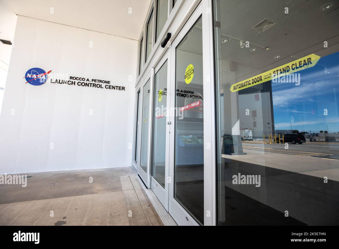 Après une cérémonie au Kennedy Space Center de la NASA, le centre de ...