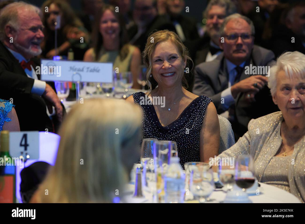 Janet Petro, directrice du Centre spatial Kennedy, est photographiée ...