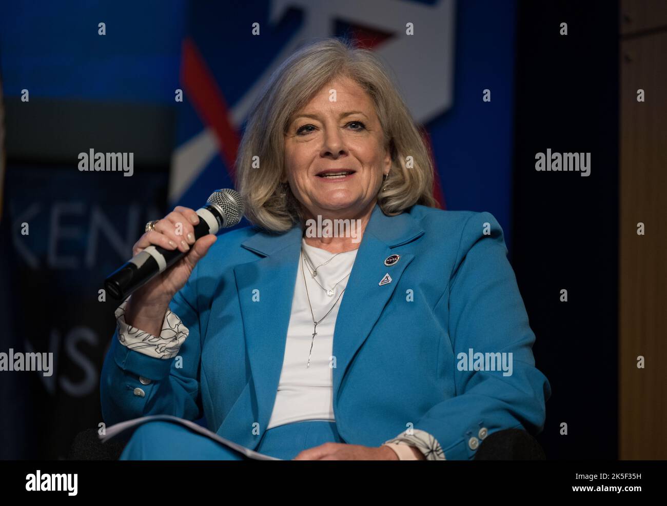 Jody Singer, directrice du Marshall Space Flight Centre, s'exprime sur ...