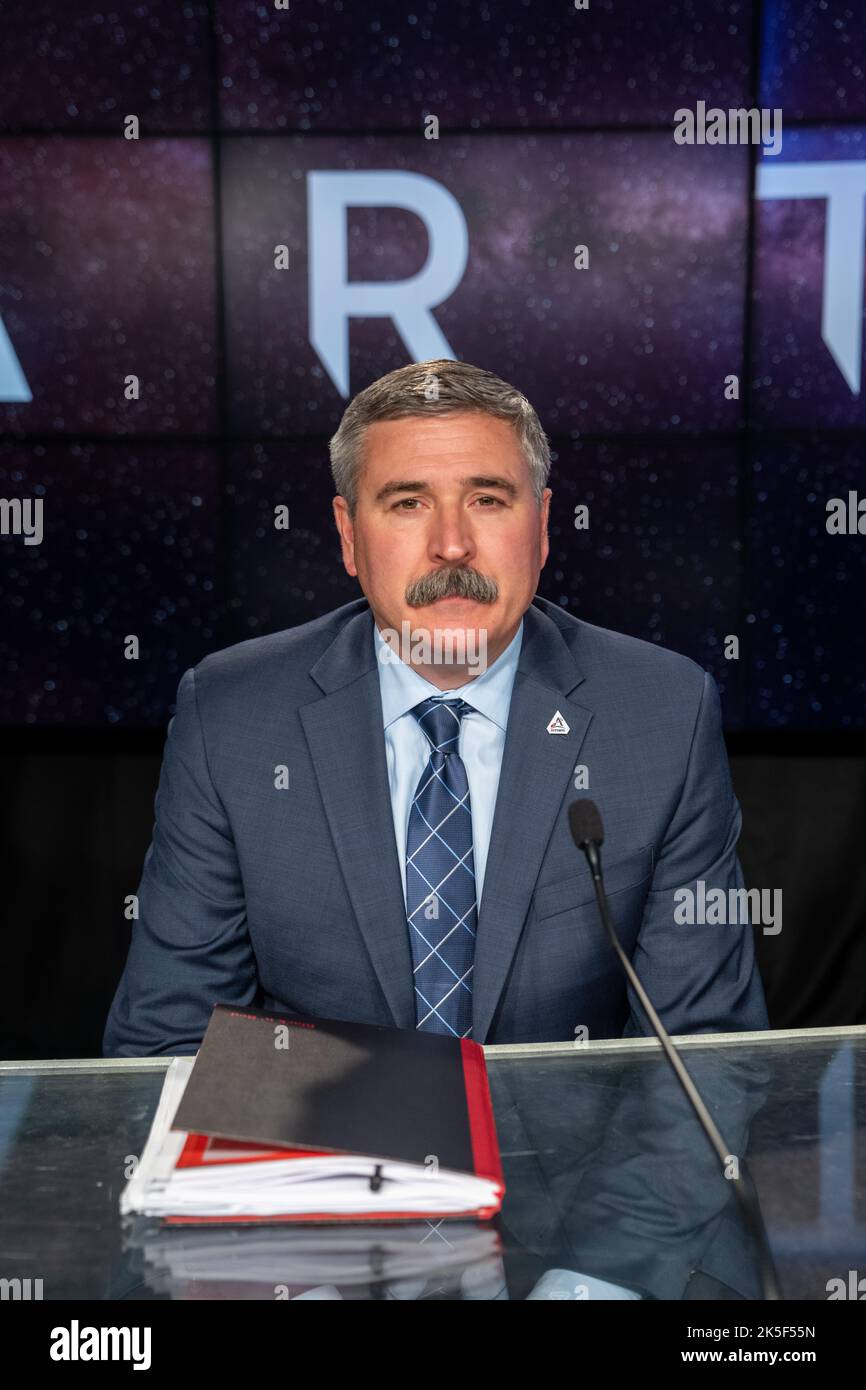 Mike Sarafin, responsable de la mission Artemis, a assisté à un ...
