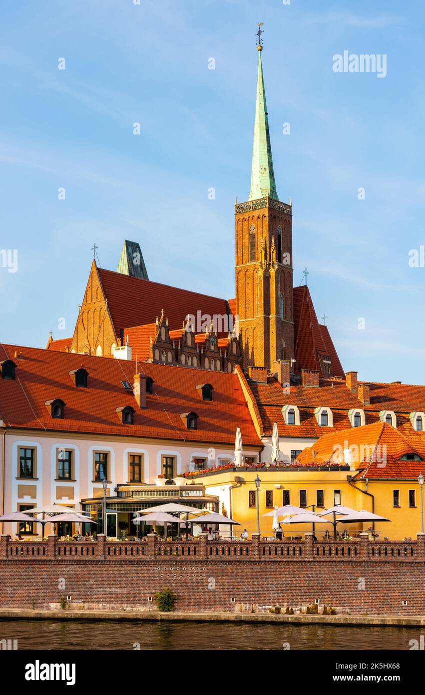 Wroclaw, Pologne - 19 juillet 2022 : cathédrale collégiale gothique de ...