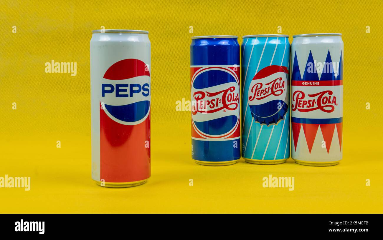 Kuala Lumpur, Malaisie, 9 octobre 2022 - boisson Pepsi en canettes ...