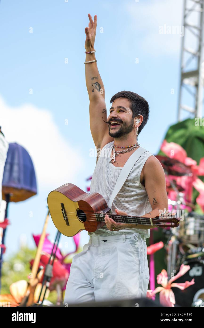 Le musicien colombien Camilo Andrés Echeverry Correa, mieux connu sous ...