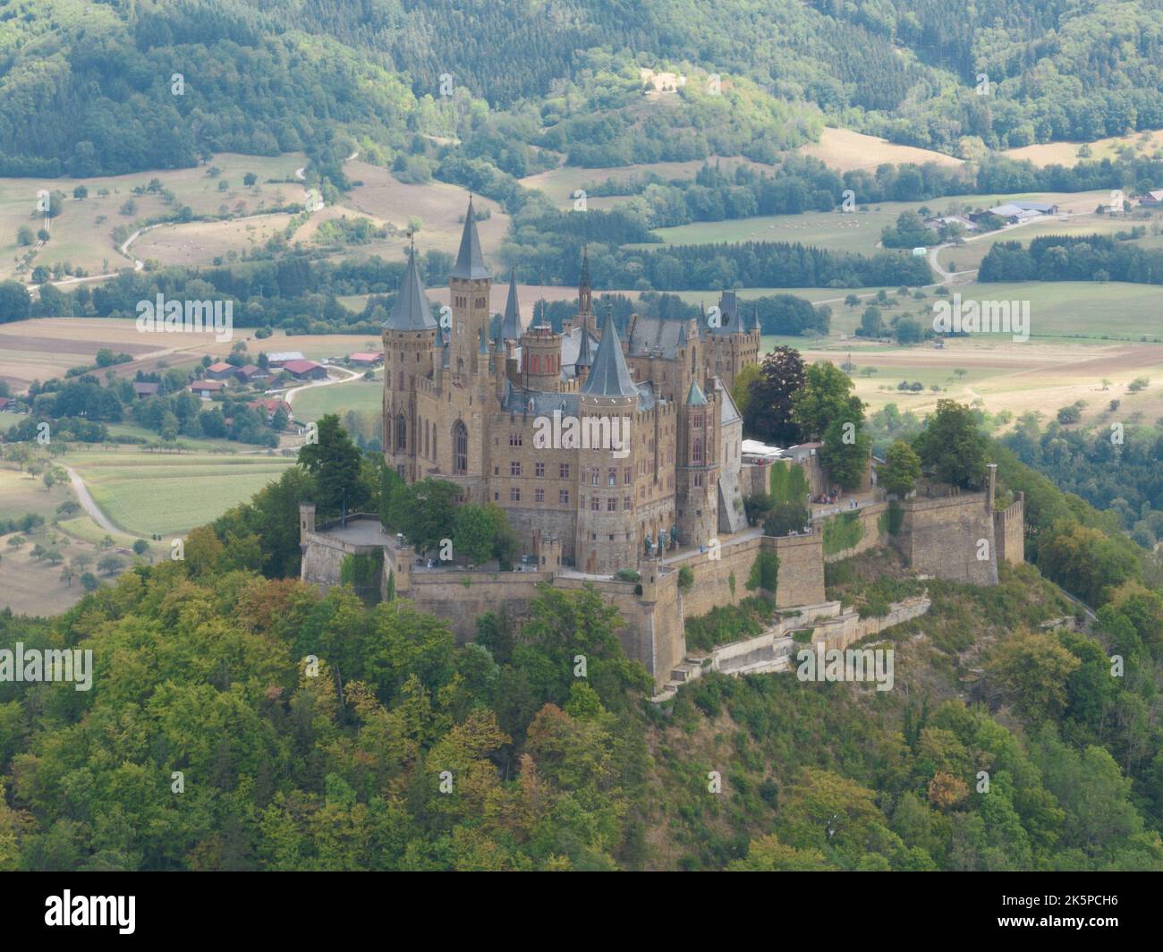 Le château de Burg Hohenzollern, entre Hechingen et Bisingen en ...