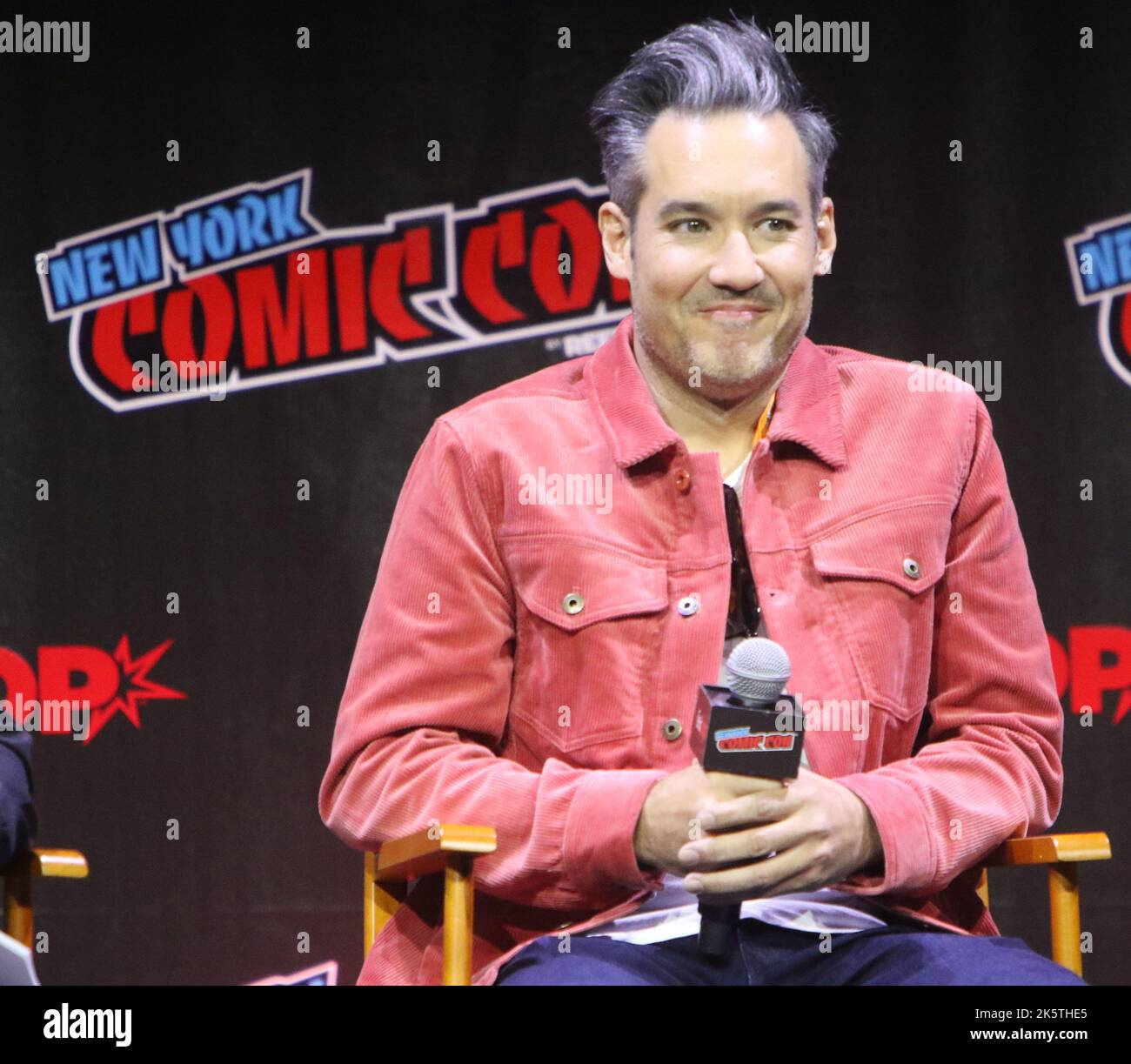 09 octobre 2022 Eric Appel assister à New York Comic con 2022 présente ...