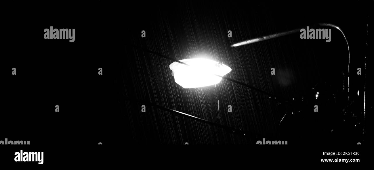 Bangkok pluie Banque d'images noir et blanc - Alamy