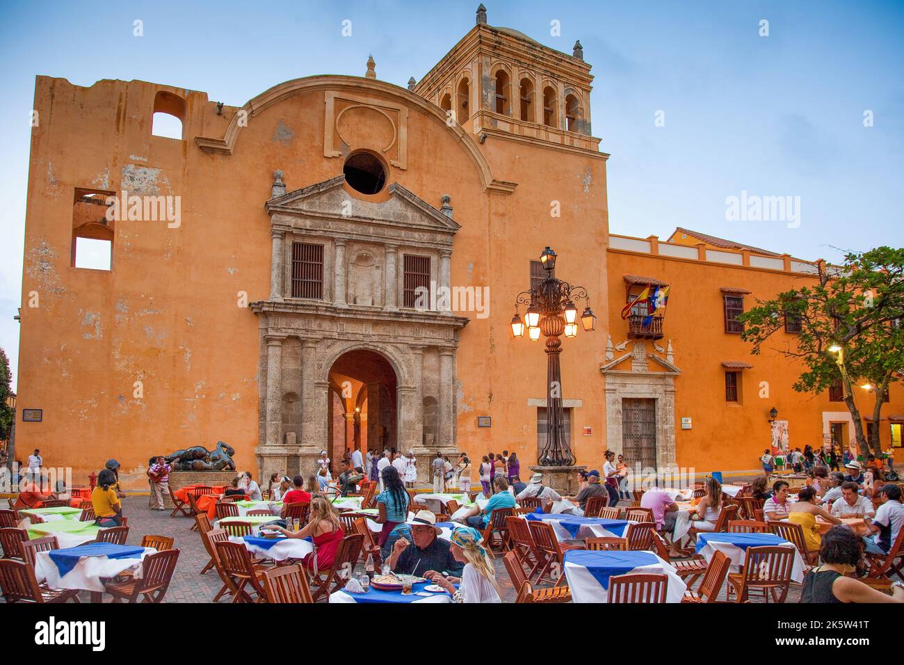 Santo domingo church cartagena colombia Banque de photographies et d ...
