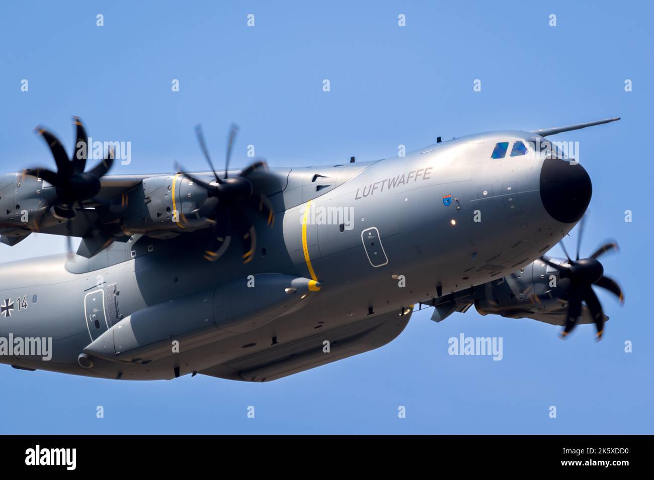 L'avion de transport militaire de la Luftwaffe Airbus A400M de la Force ...