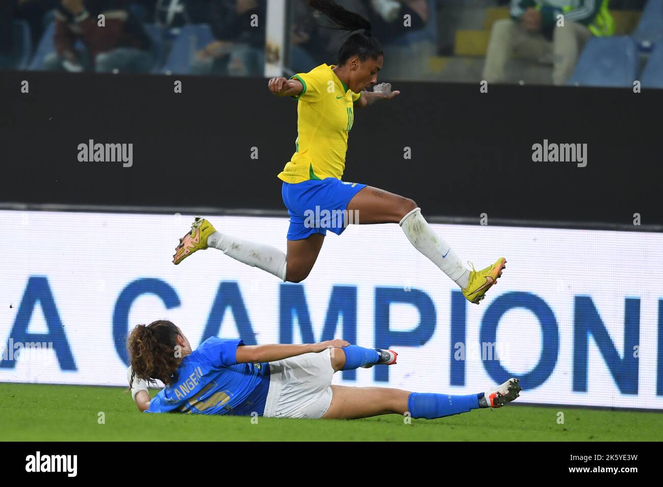 Kerolin nicoli israel ferraz Banque de photographies et d’images à ...