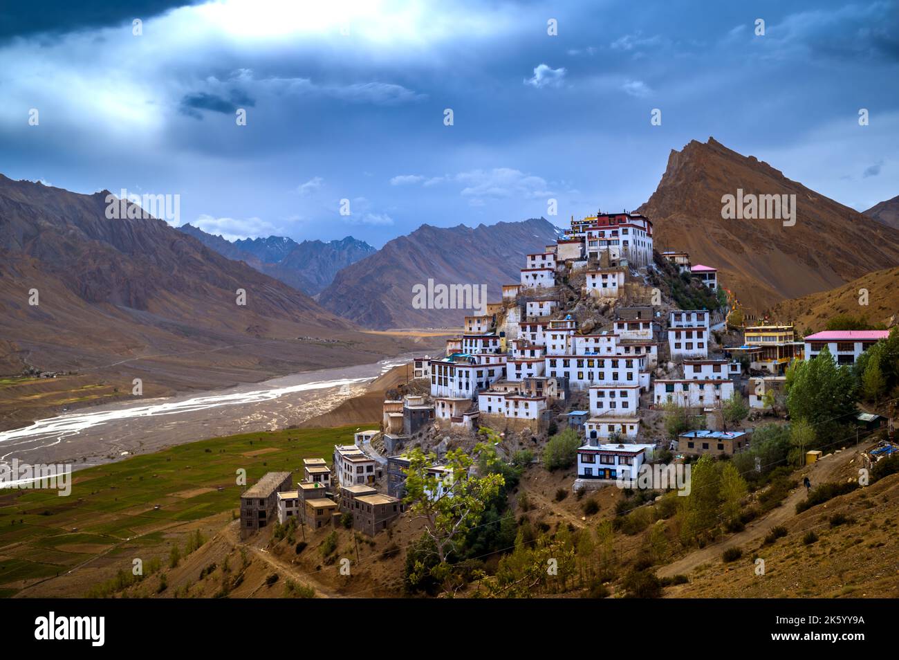 Beauté à couper le souffle ancien monastère Tibétain Key, vallée de ...