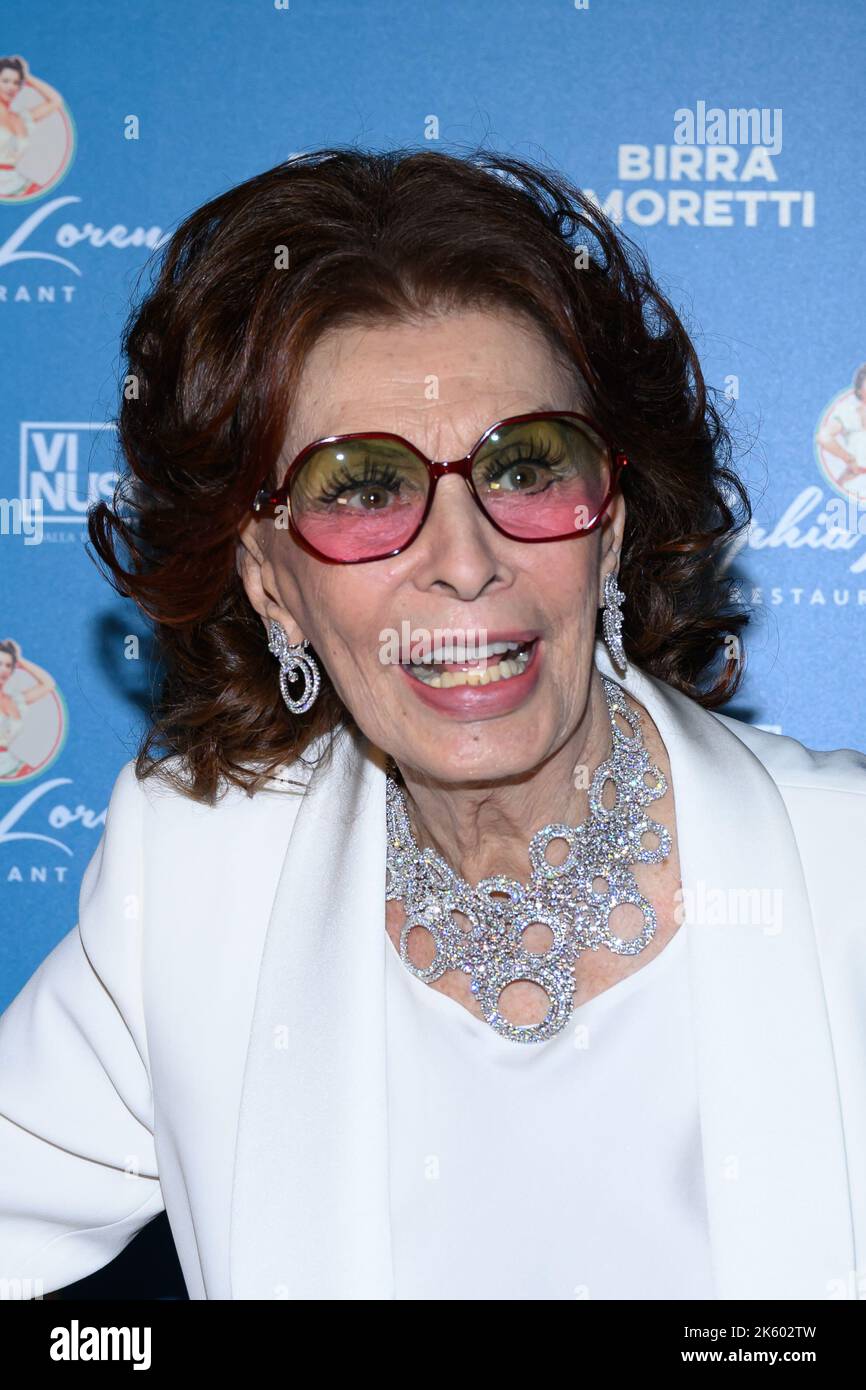 Milan, Italie 10th octobre 2022, Sophia Loren ouverture du restaurant ...