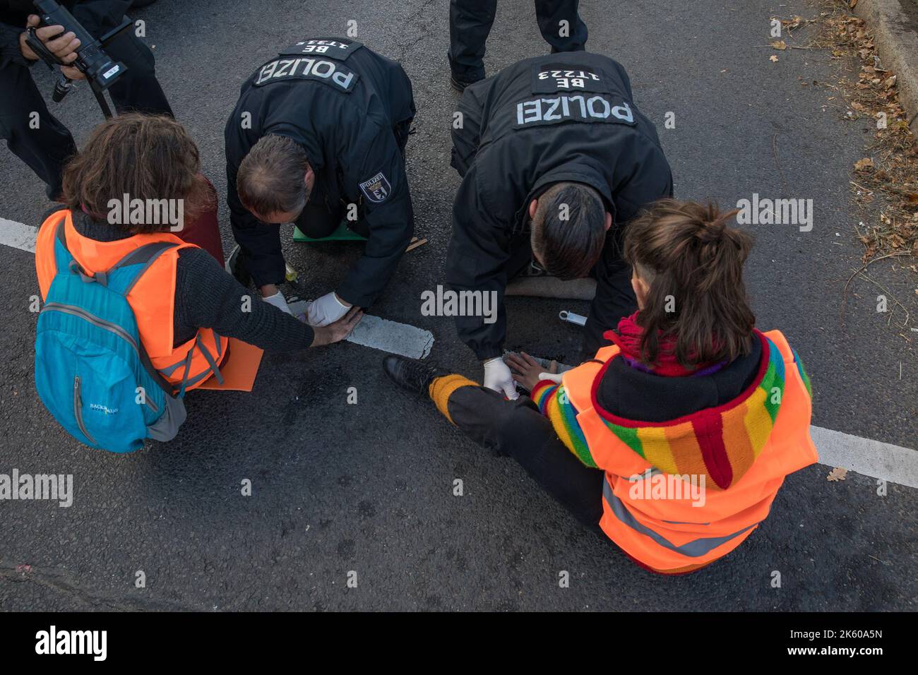 Berlin, Allemagne. 11th octobre 2022. Les activistes climatiques du ...