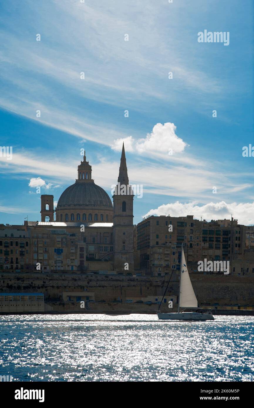 La Valette, capitale de la Culture 2018, avec le dôme de l'église ... La Valette, capitale de la Culture 2018, avec le dôme de l'église ...