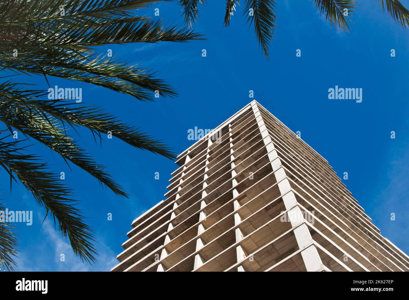 Décembre 2011 - Edificio Antares en construction, futur bâtiment de luxe à Diagonal Mar près de ...