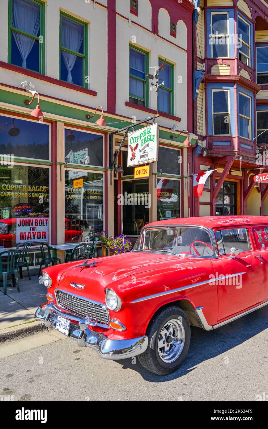 Vieille voiture chevrolet rouge des années 1950 Banque de photographies ...