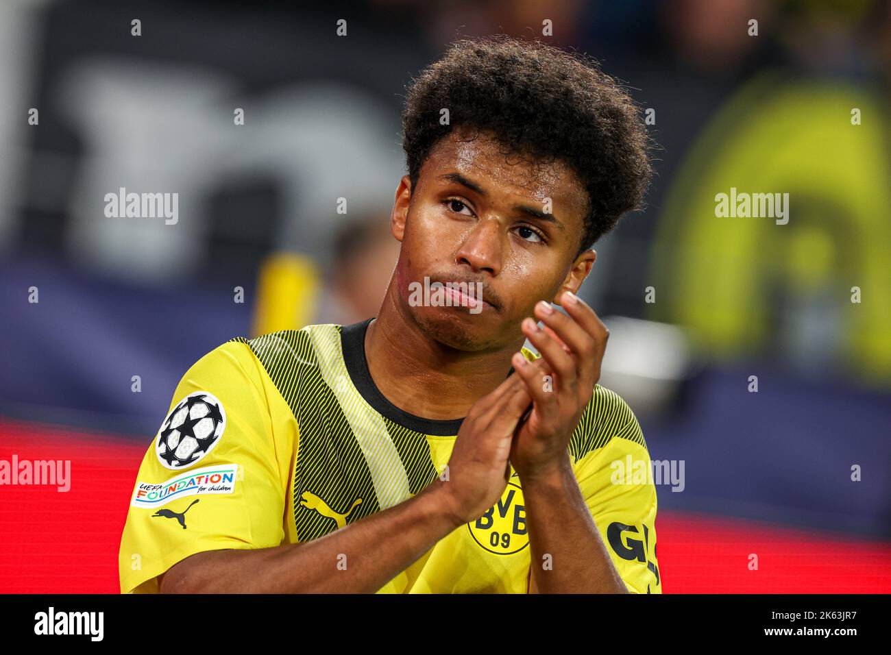 DORTMUND, ALLEMAGNE - OCTOBRE 11: Karim Adeyemi de Borussia Dortmund ...