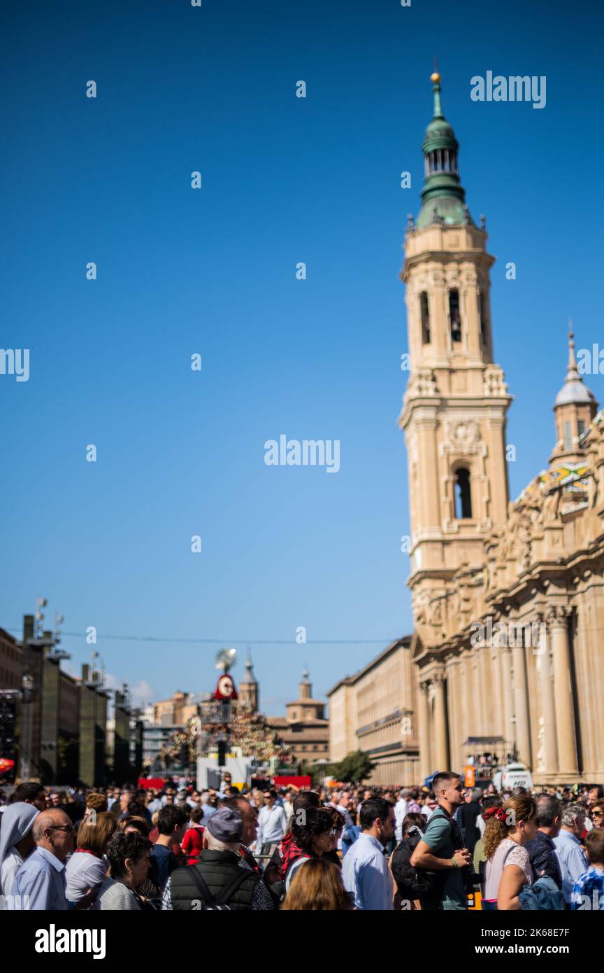 L'offre de fleurs à la Virgen del Pilar est l'événement le plus ...