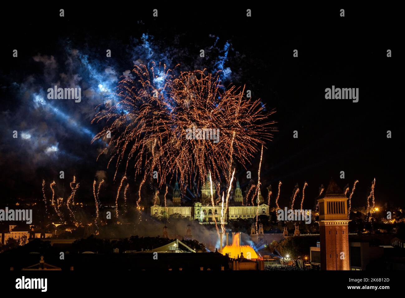 Pyromusical et feux d'artifice de la Mercè 2022 sur l'avenue Maria ...