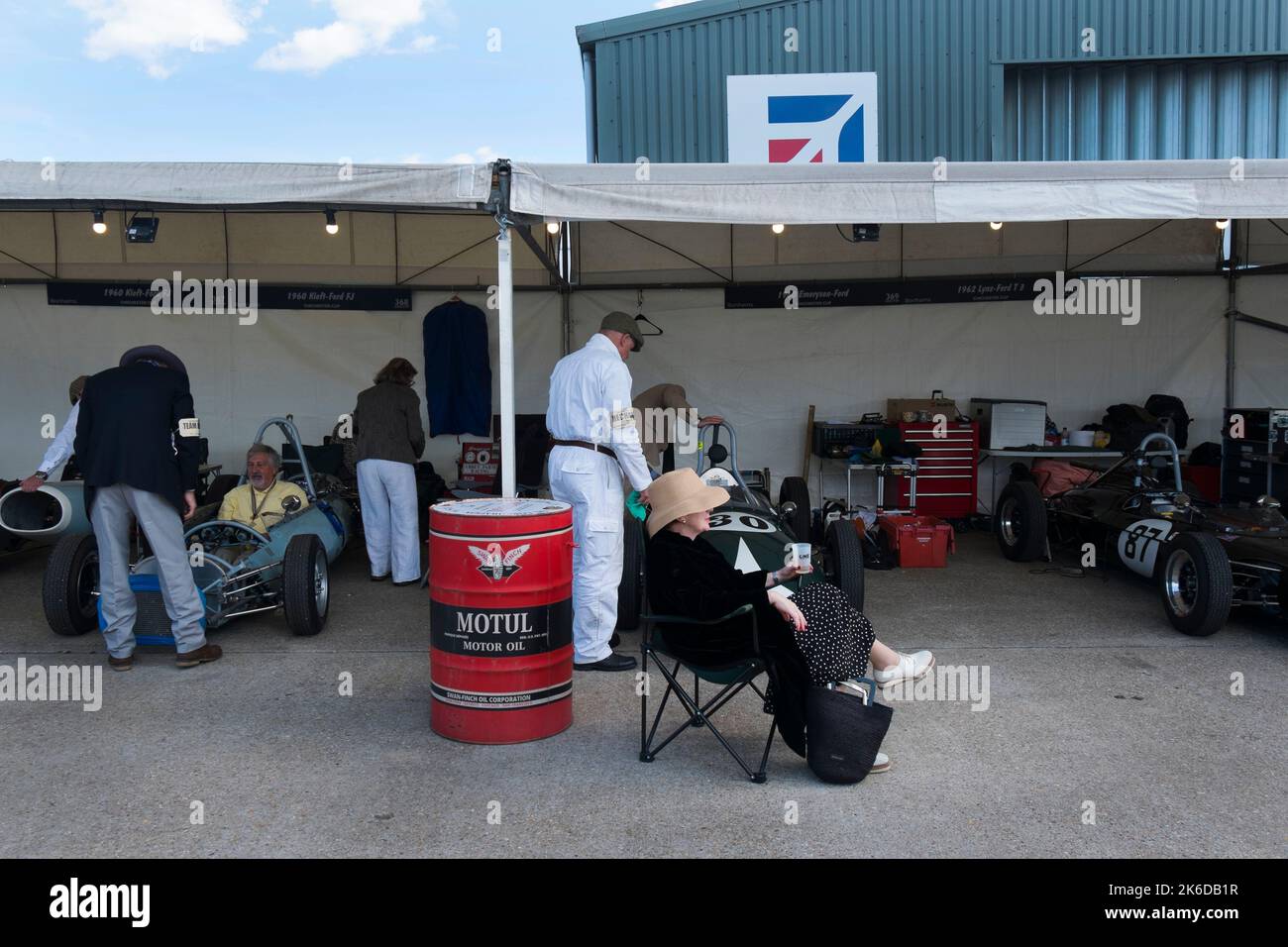 A 1948 ford Banque de photographies et d’images à haute résolution - Alamy