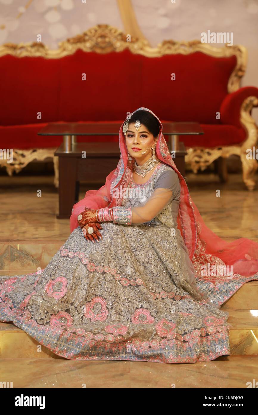 Mariage pakistanais: Mariée à la traditionnelle cérémonie de Nikah à ...