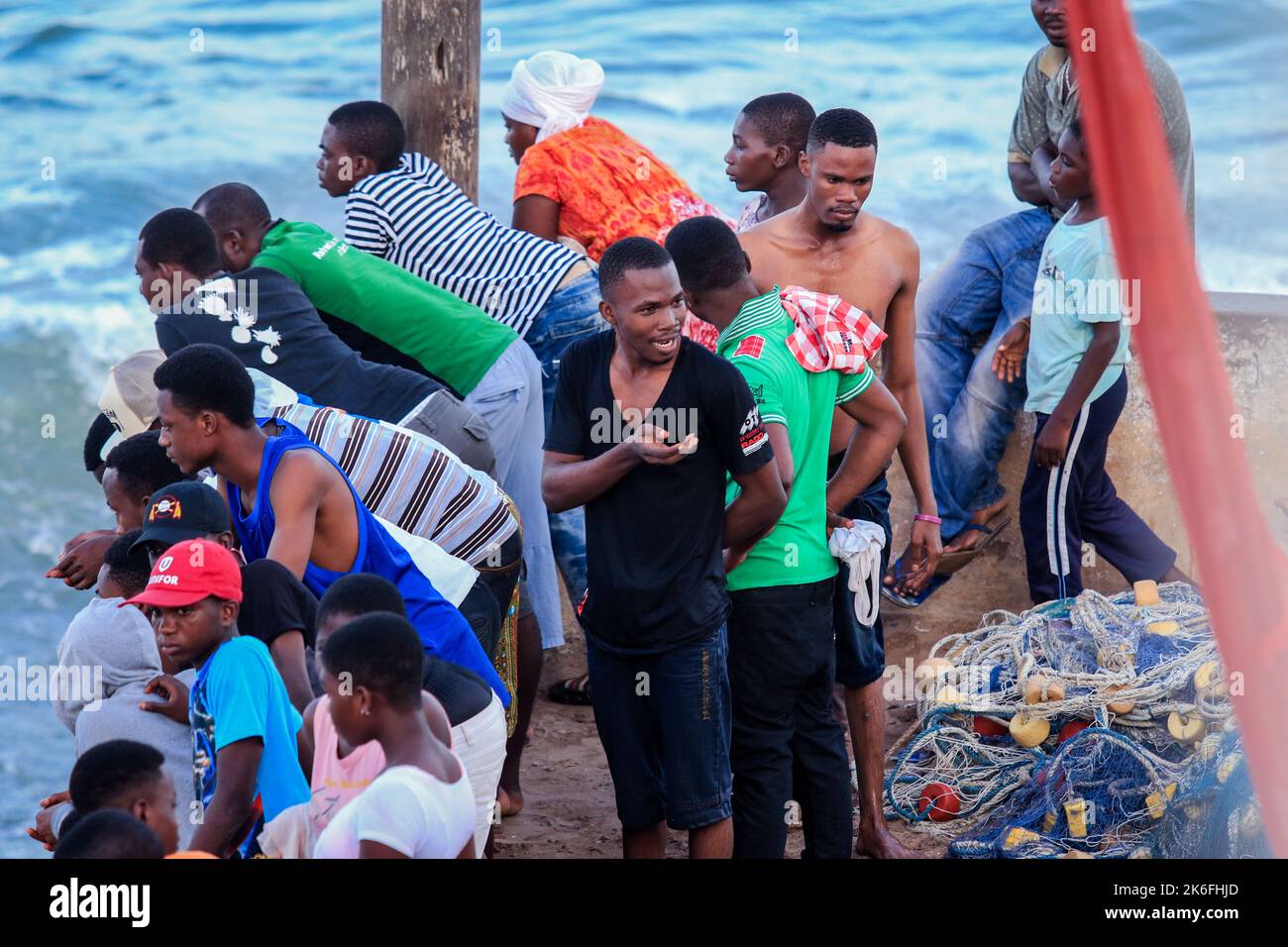 Le Cap, Ghana - 05 avril 2022 : littoral de l'océan Atlantique avec ...