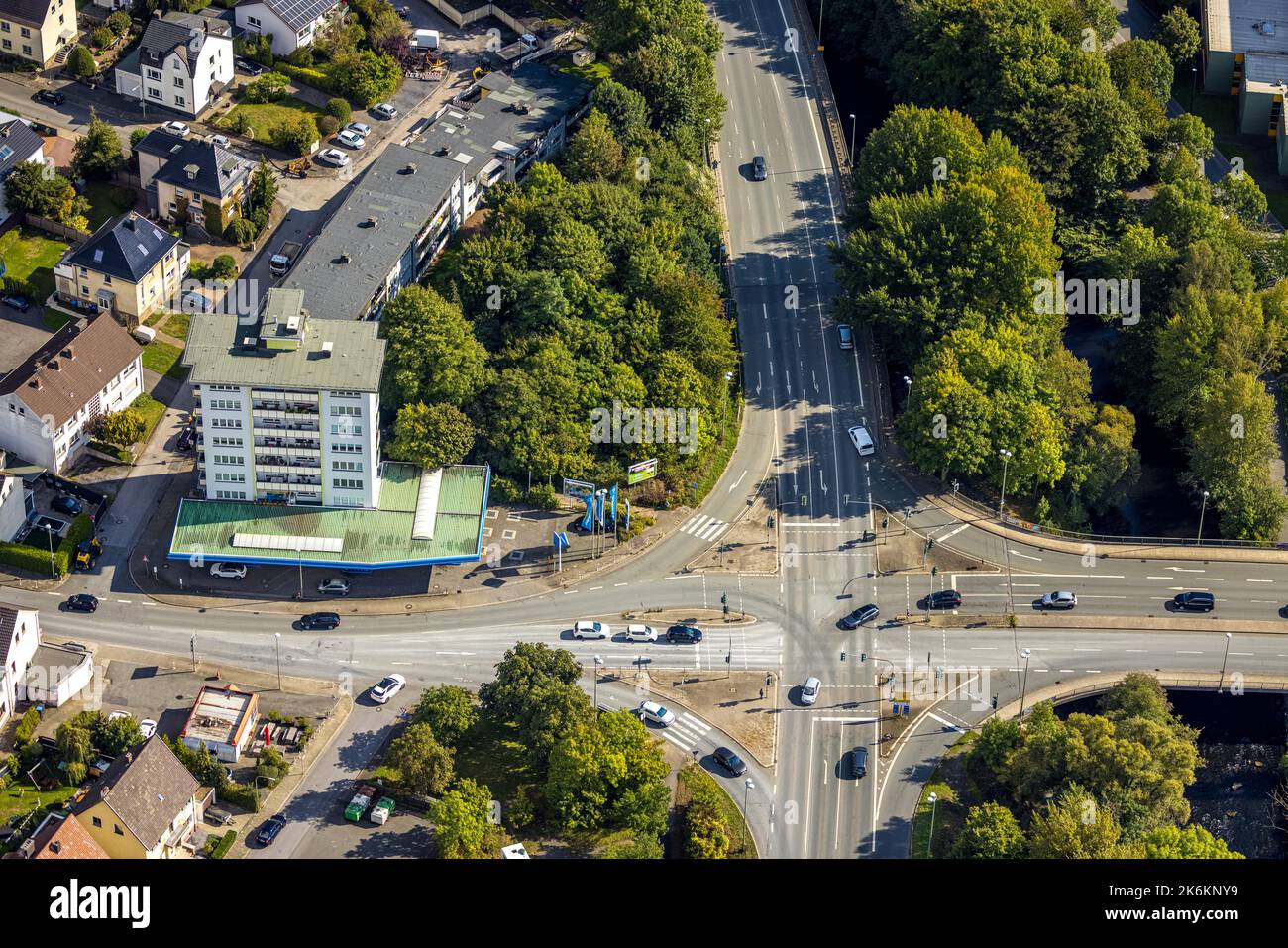 Aral gas station Banque de photographies et d’images à haute résolution ...