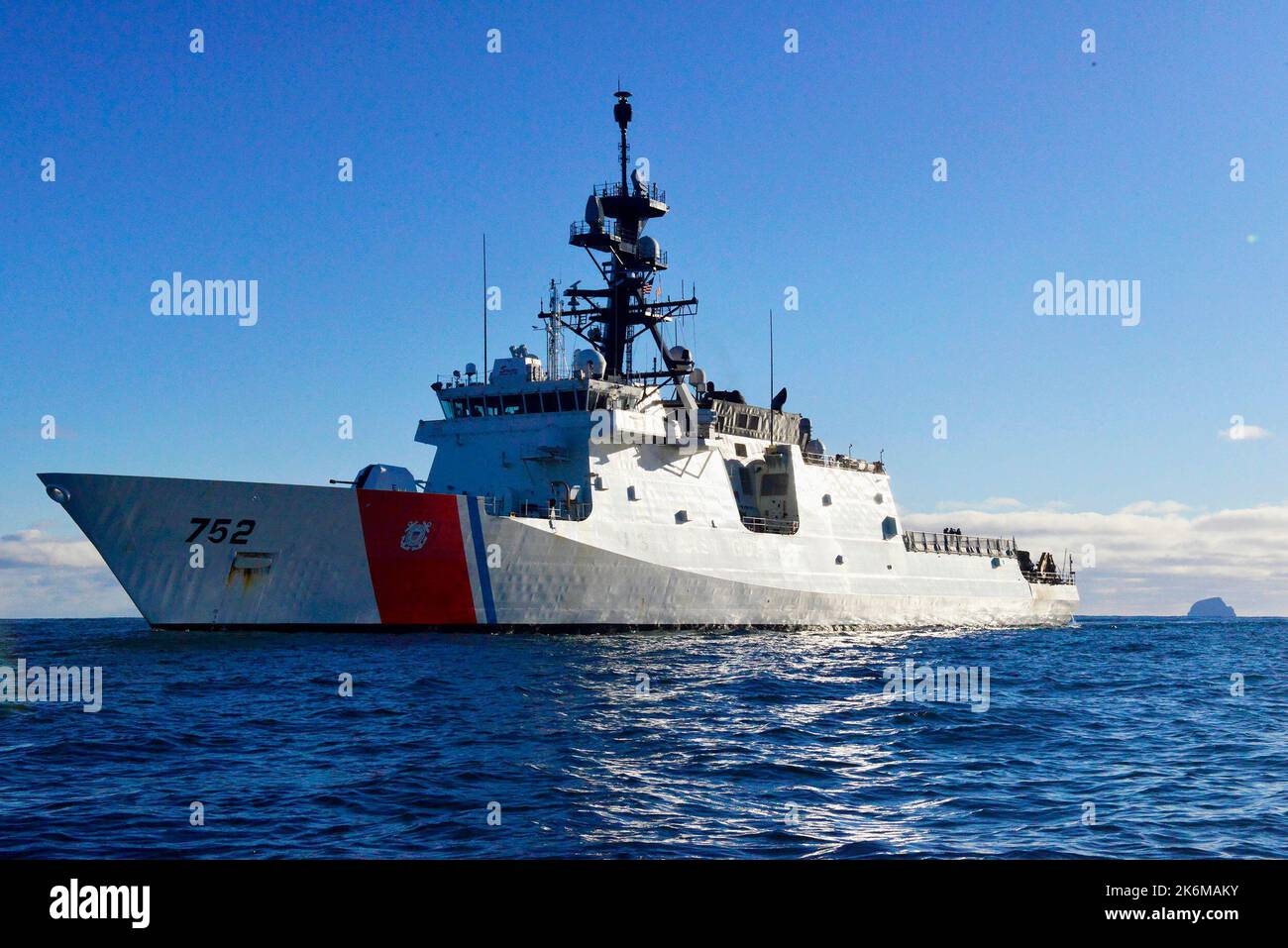 Canadian coast guard cutter Banque de photographies et d’images à haute ...