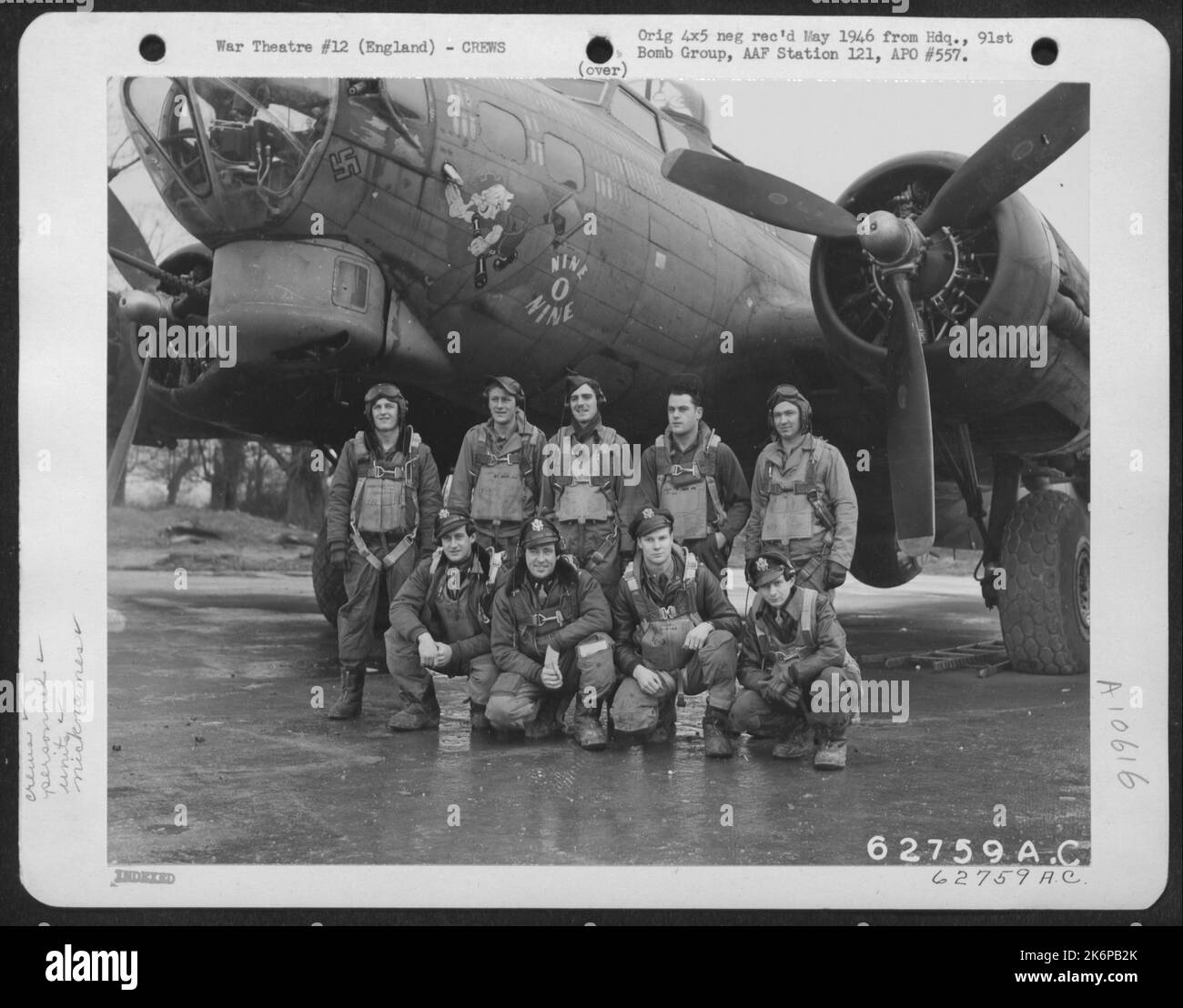 E.P. Lt Bull et équipage de la bombe 323rd Sq., 91st Bomb Group, 8th ...